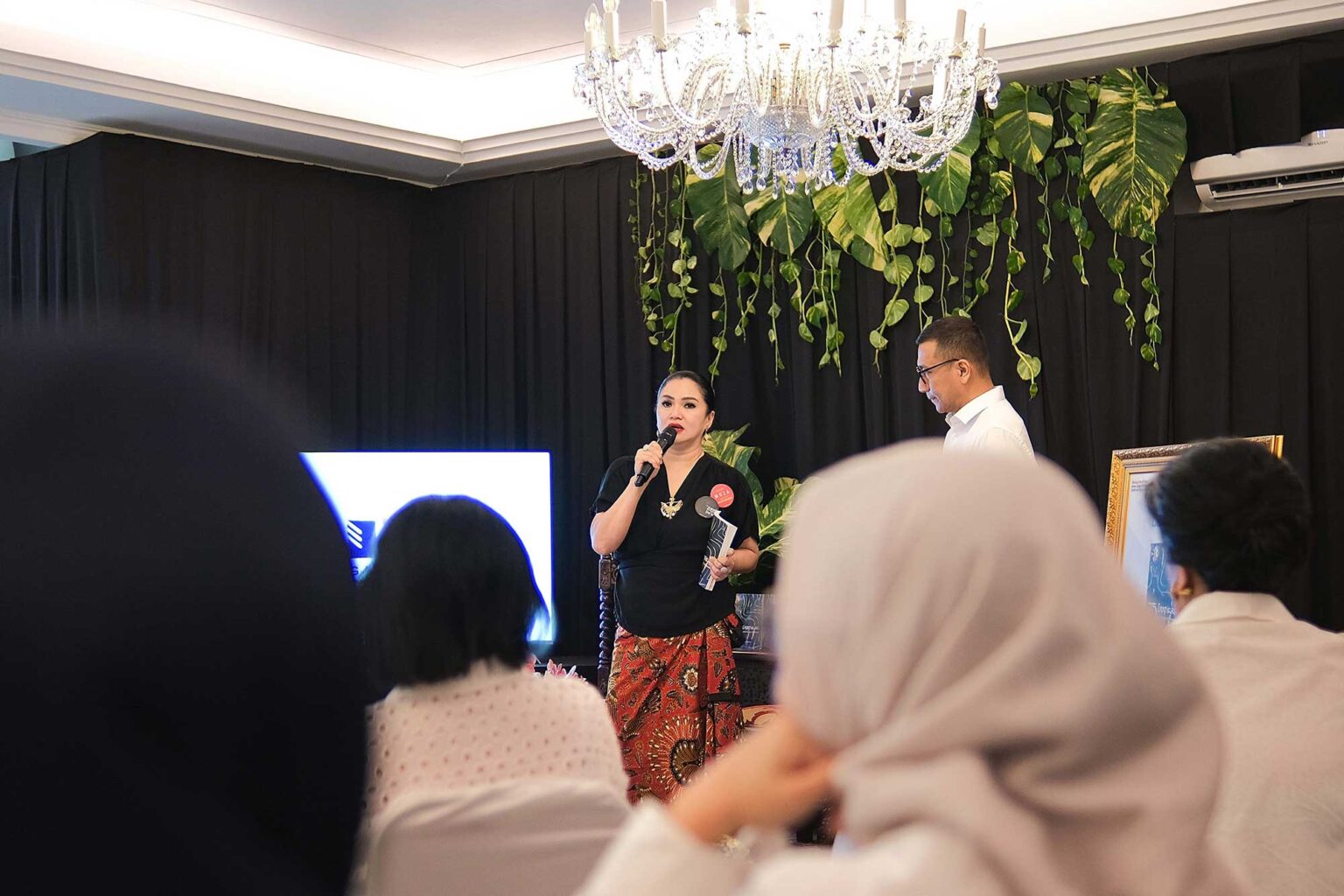 Dewi Motik Pramono – Socio-entrepreneur, women empowerment, business ...